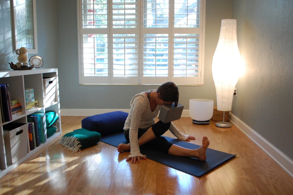 SLEEP BETTER AT NIGHT WITH THIS BEDTIME YIN YOGA SEQUENCE - Swagtail