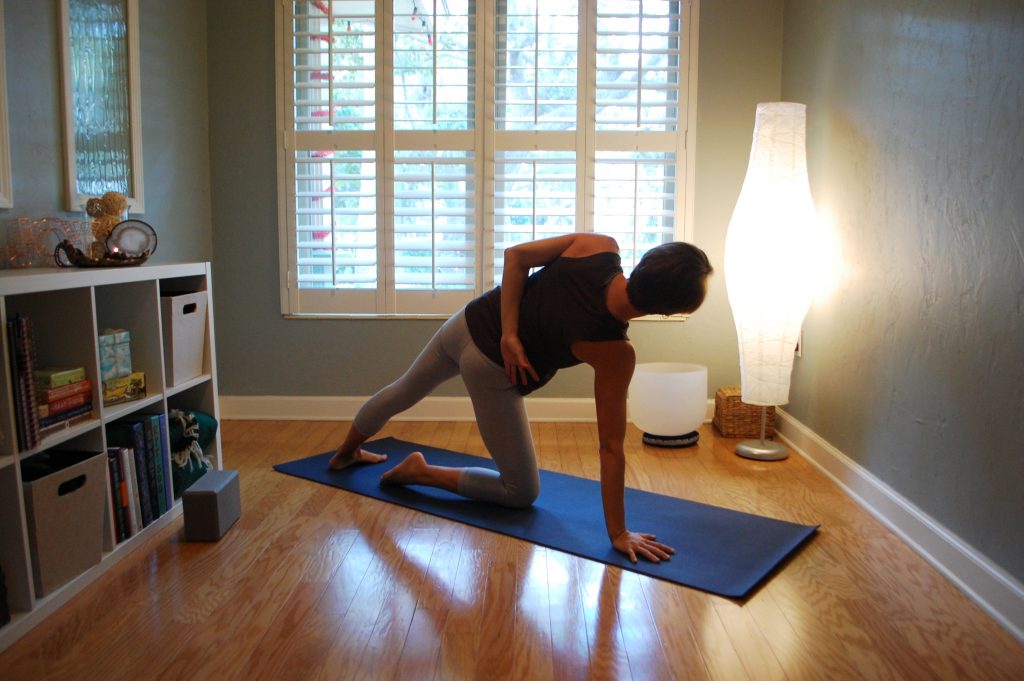 STRETCH THE SIDE BODY AND PREPARE FOR TWISTING POSES - Swagtail